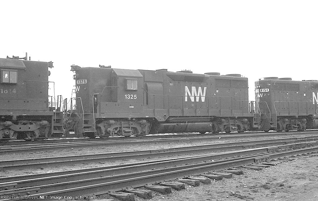 NW GP35 1325